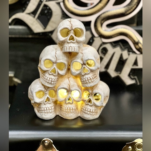 Holiday | Halloween Stacking Skulls Light Up Decor Resin Spooky Lighted ...